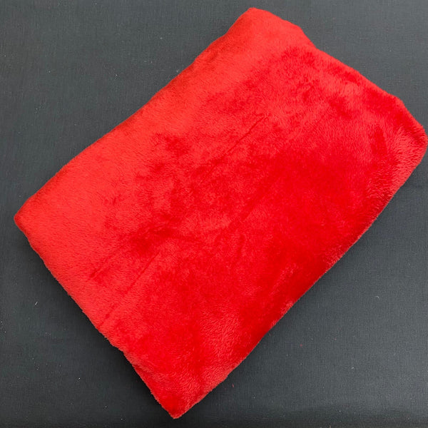 1 Metre Ultra Soft Premium Cuddle Fleece 60” Wide (Red) – The Fabric Guys